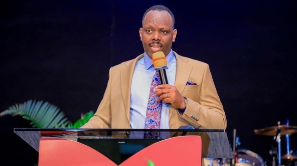 USA: Bishop Prof Dr. Fidele Masengo, Gentil Misigaro and (…)