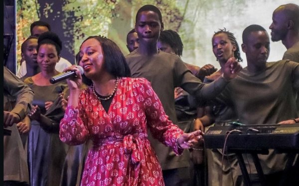 The translated lyrics in English of the song ‘Mungu Ni (…)